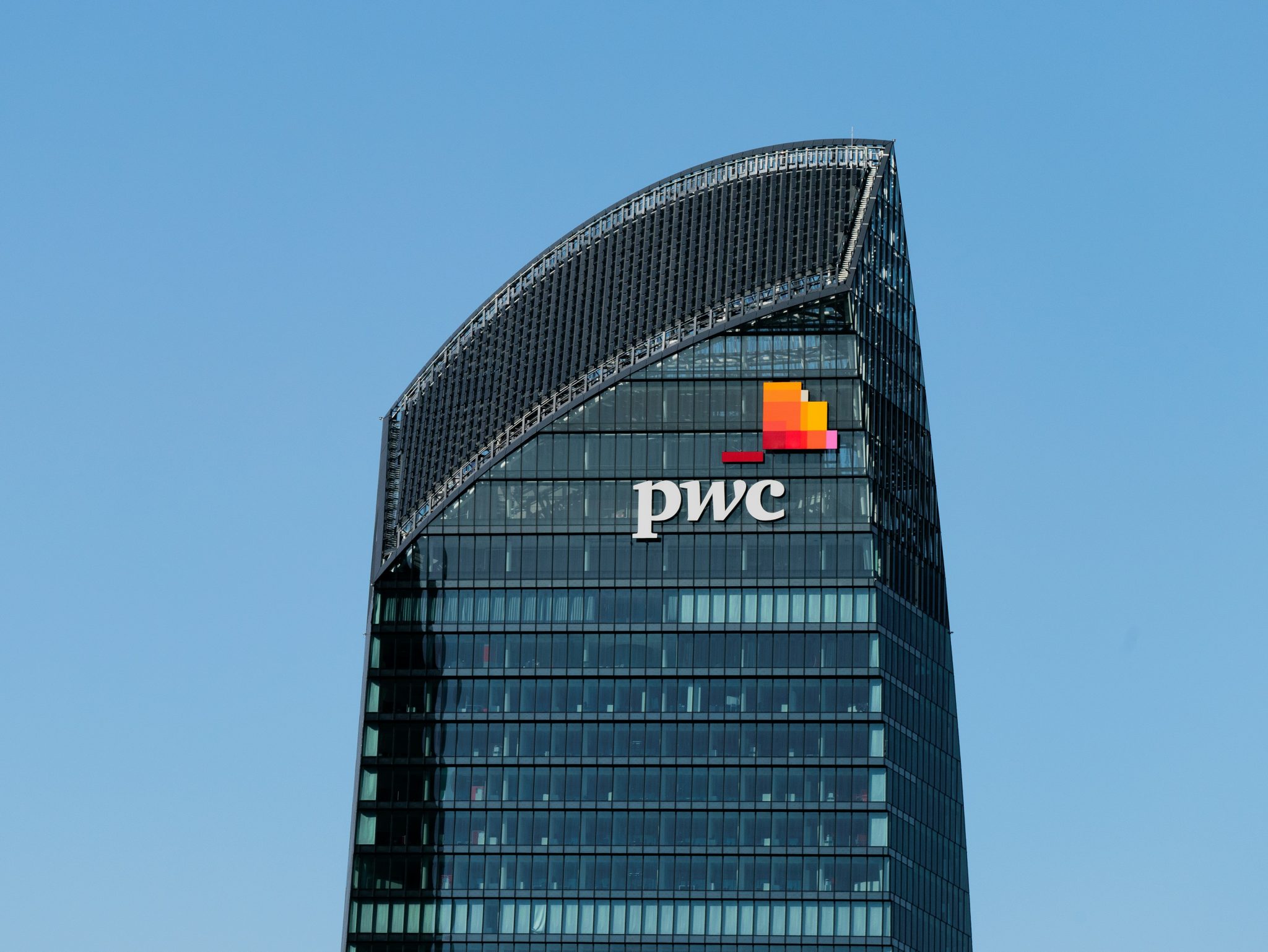 Ex-EY and PwC Leaders Launch Consulting Firm to Rival Industry Giants ...